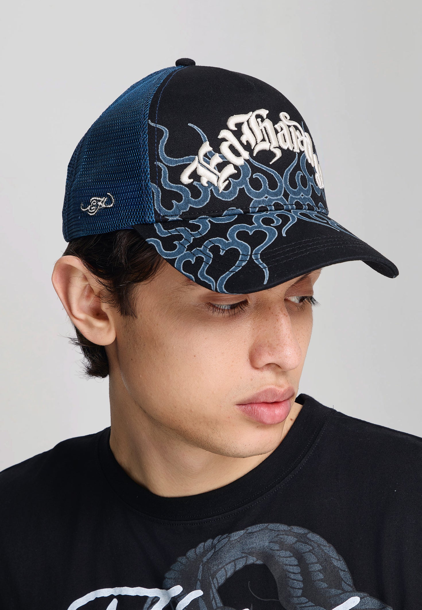 Unisex Flaming Ed Hardy 5 Panel Trucker Cap - Black – Ed Hardy Europe